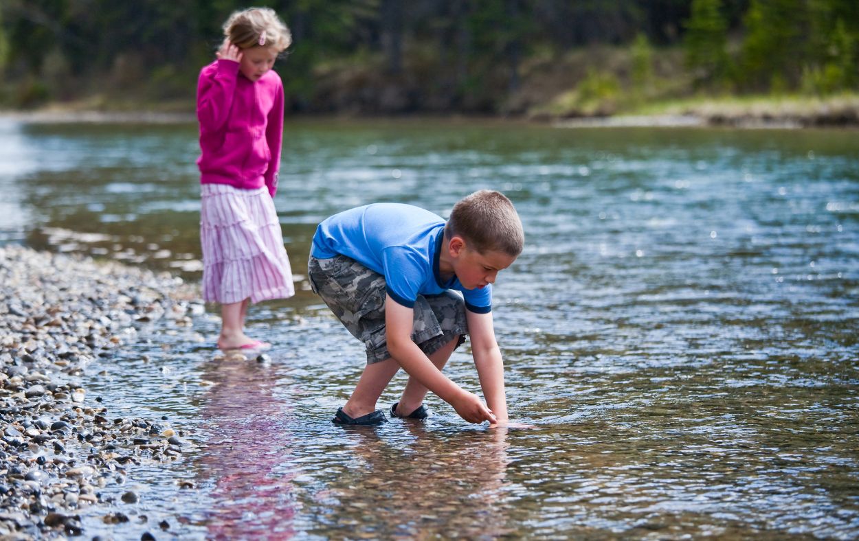 Easy and simple Water Play Ideas for Kids of all ages! - Living Simply ...